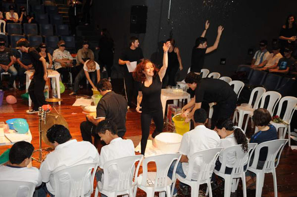 Teatro dos Sentidos estreia na capital com elenco brasiliense e com ...