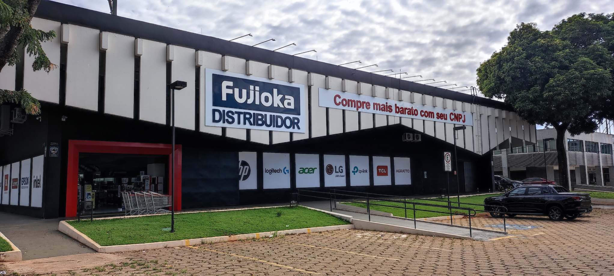 Fujioka Distribuidor comemora um ano de operações de sua loja no ...